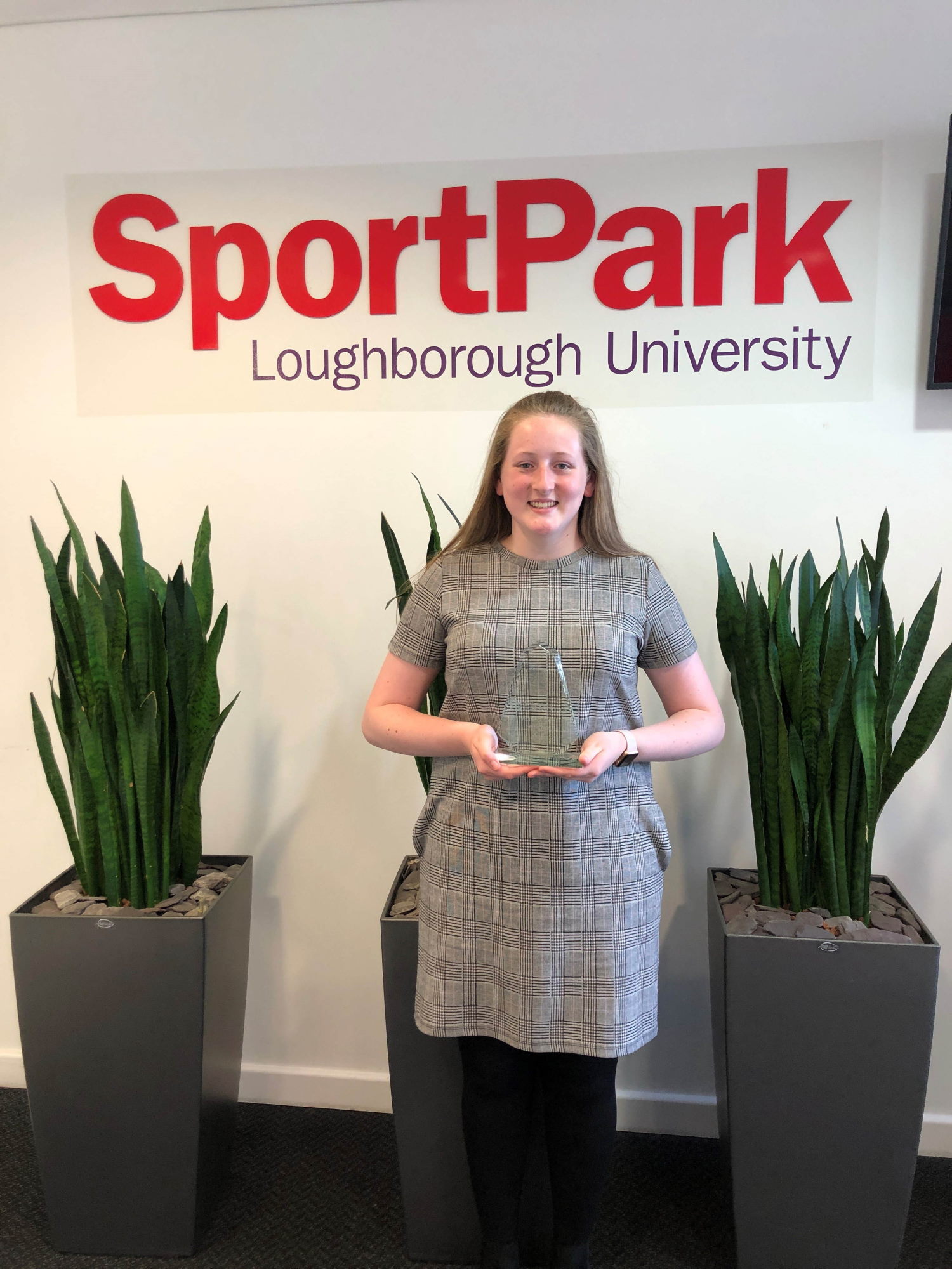 Ellie Burton wins Young Volunteer Award - LVSC